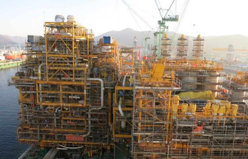 The largest vessel the world has ever seen - BBC News