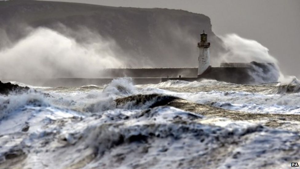 'Weather bomb' hits power and travel in northern UK - BBC News