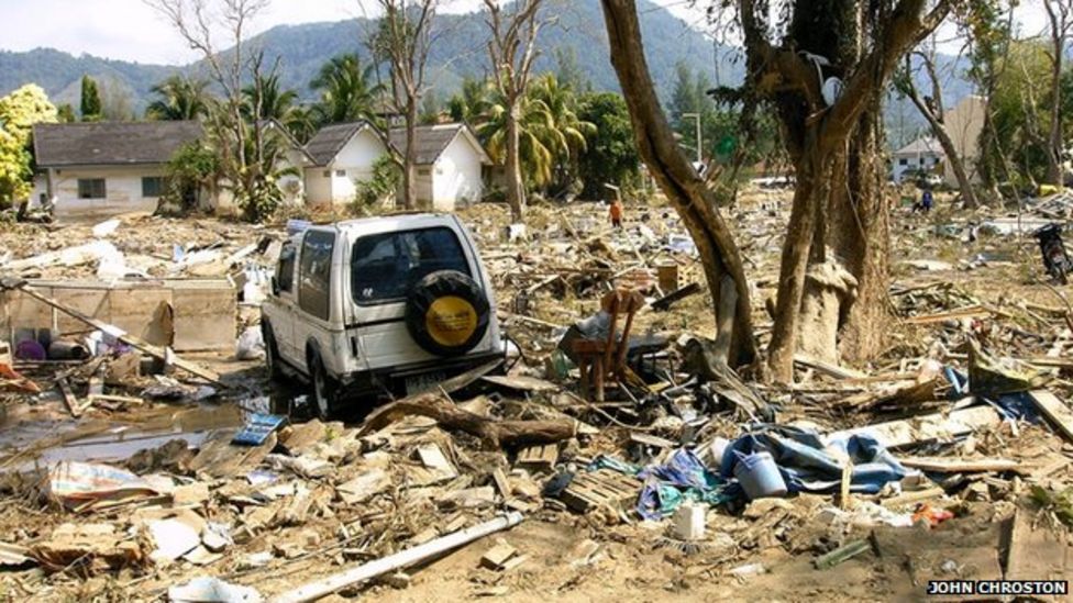 How living through tsunami 'changed our lives' - BBC News