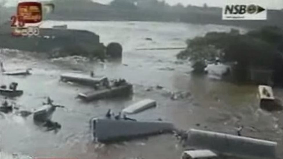 How living through tsunami 'changed our lives' - BBC News