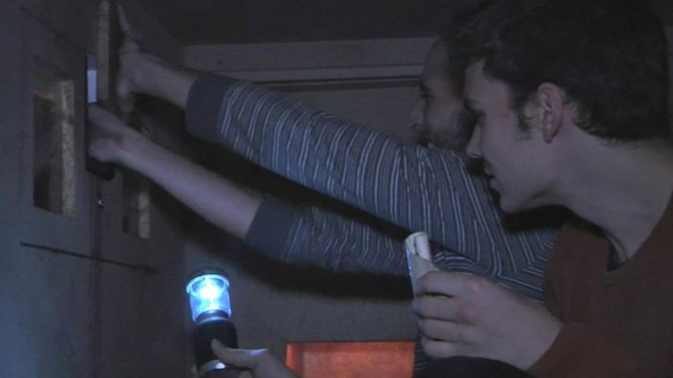 Escape room fire kills five teenagers in Poland - BBC News