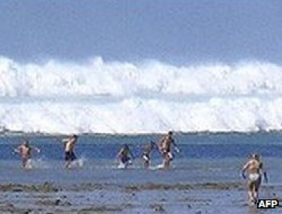 How living through tsunami 'changed our lives' - BBC News