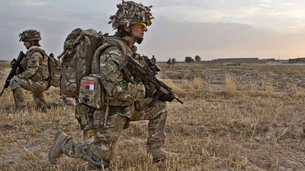 Women to serve in close combat roles in the British military - BBC News