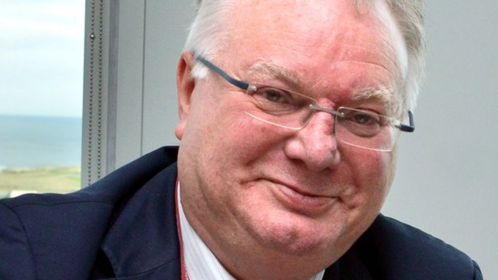 NHS Grampian chief executive to be paid up to £151,000 - BBC News