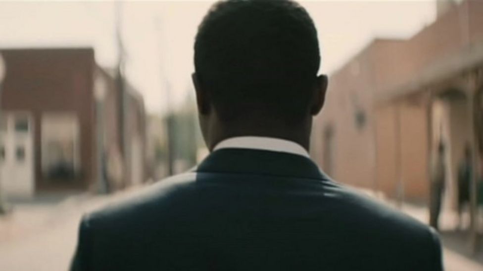 Obama praises Selma 'heroes' 50 years after march - BBC News