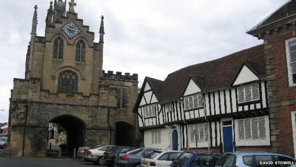 Hart in Hampshire remains UK's most desirable place - BBC News