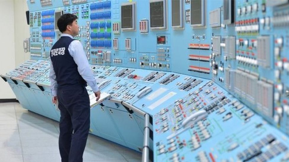North Korea 'hacks South's military cyber command' - BBC News