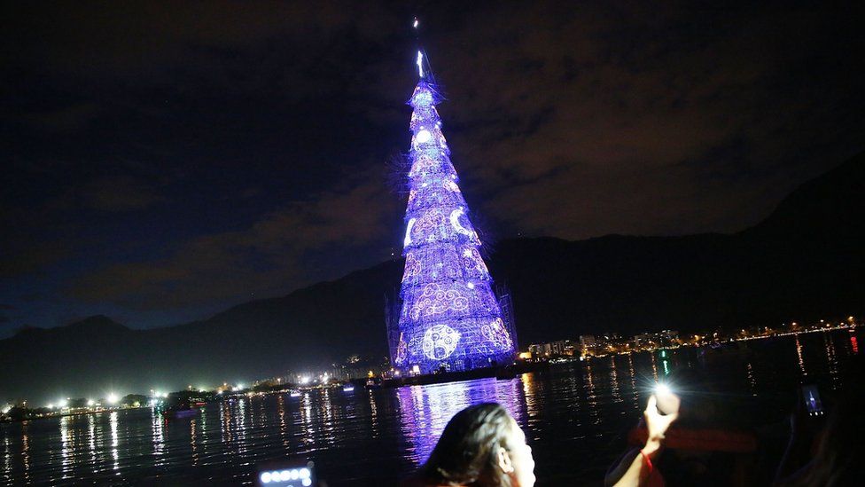 Christmas trees around the world - BBC Newsround