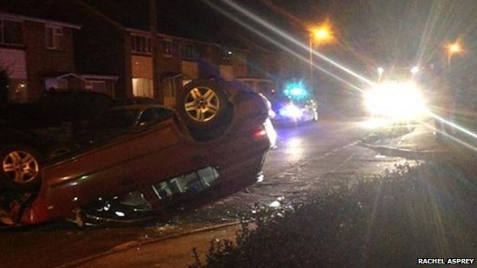 Lowestoft police pursuit crash injures two people - BBC News