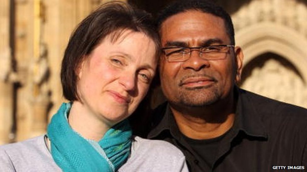 Debbie Purdy: Pain 'too much' for right-to-die campaigner - BBC News