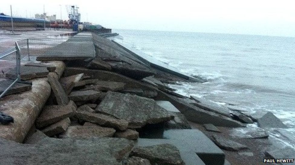 Safety fears as £22m Blackpool sea defences collapse - BBC News