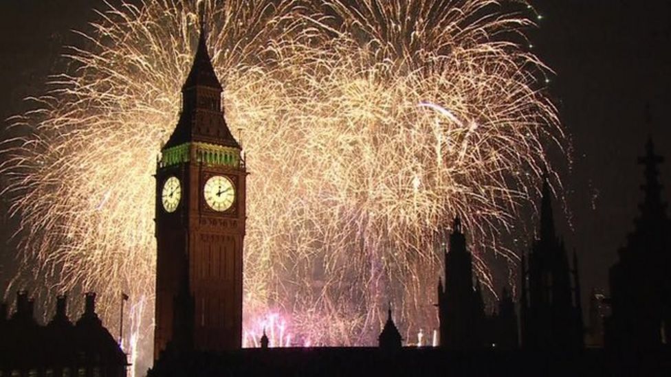 New year celebrations: Revellers gather in London and across UK - BBC News