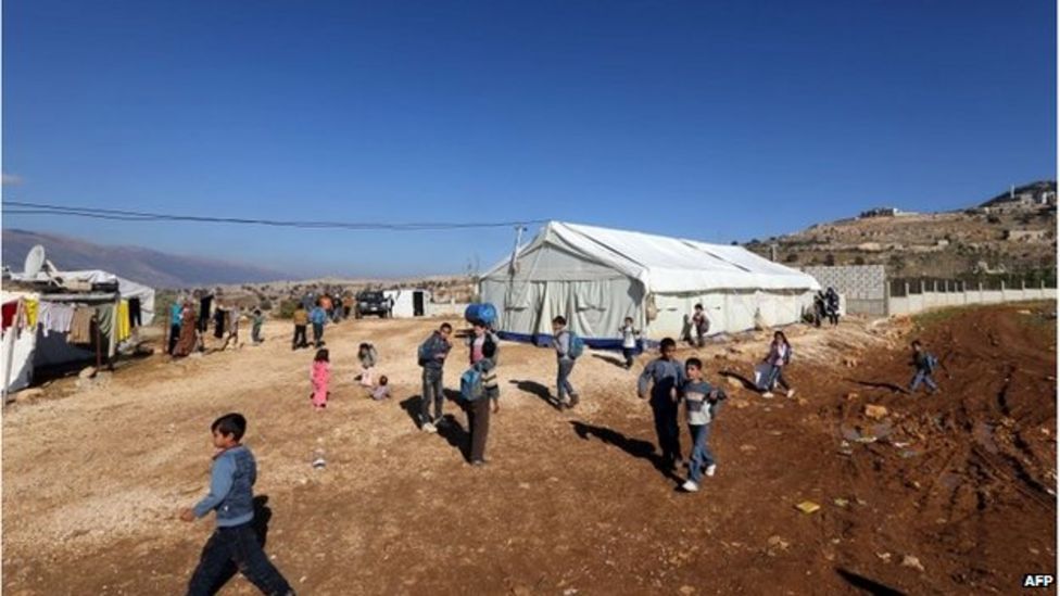 Syrians entering Lebanon face new restrictions - BBC News