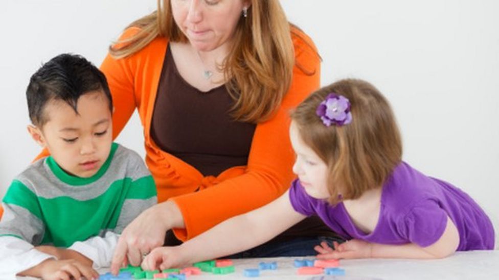 Parents 'consider quitting work over childcare costs' - BBC News