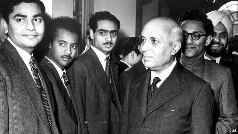 Cambridge Union debating society celebrates 200 years - BBC News