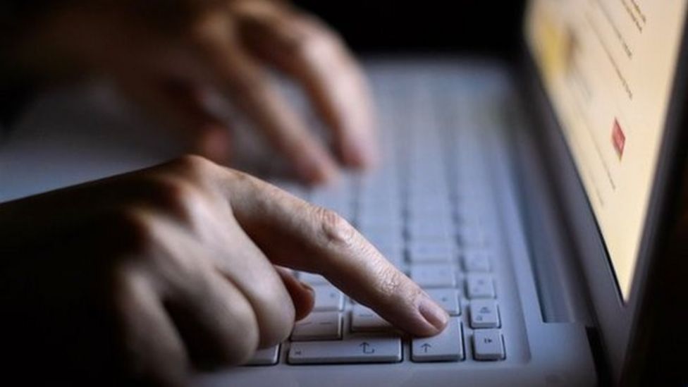 Self-destructing virus kills off PCs - BBC News