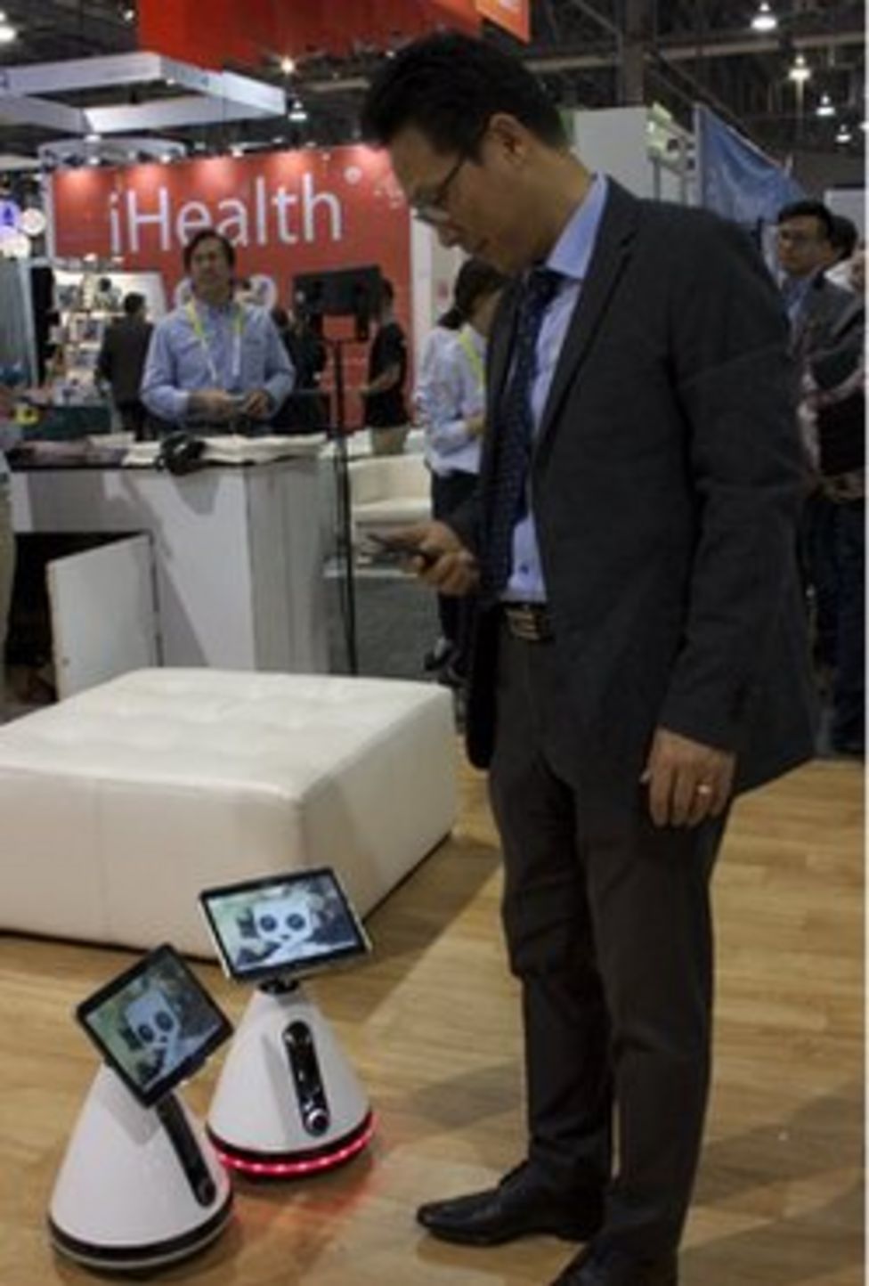 CES 2015: The robots moving in to your house - BBC News