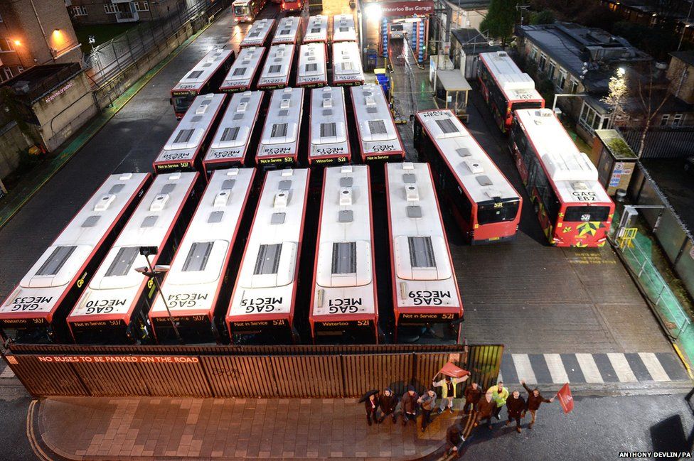 Day in pictures: 13 January 2015 - BBC News