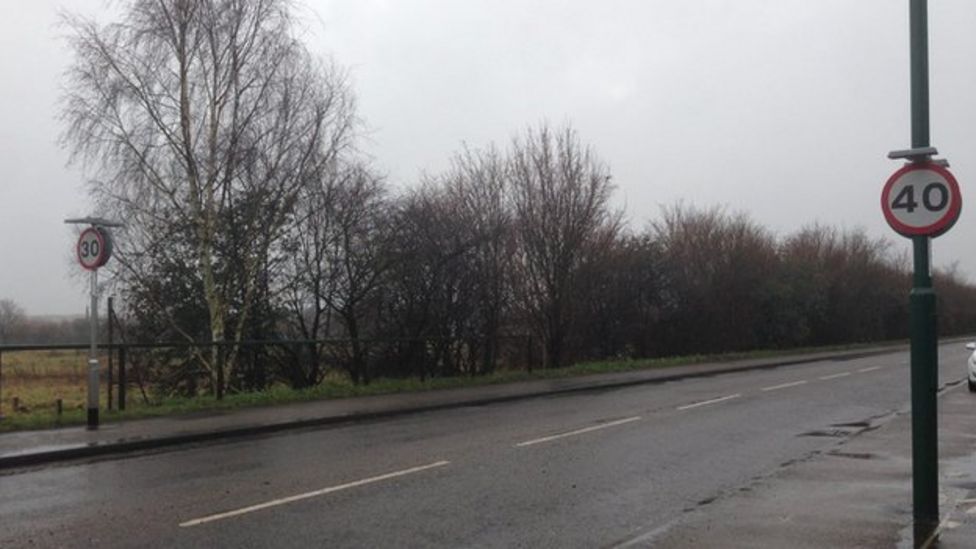 Confusion over different speed limit signs in Nottingham road - BBC News