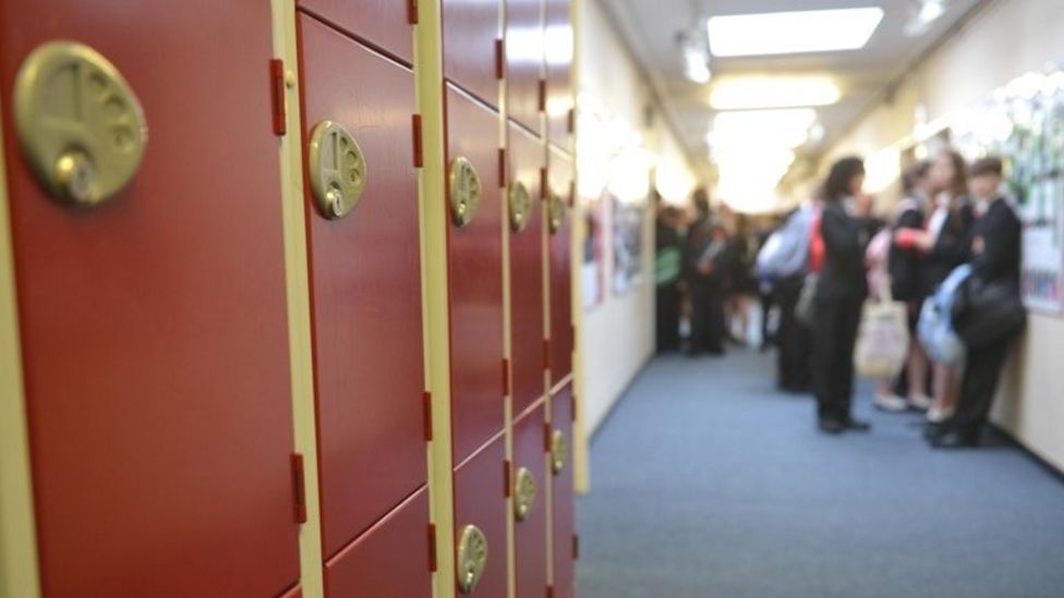 Dean Academy in Lydney placed in special measures - BBC News