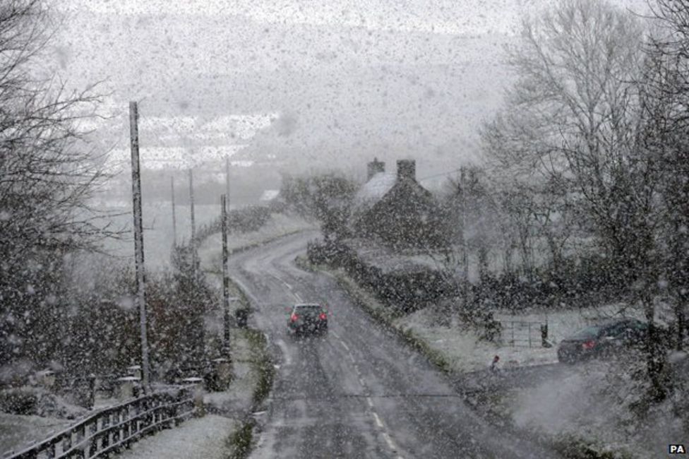 Who, What, Why: What is thundersnow? - BBC News