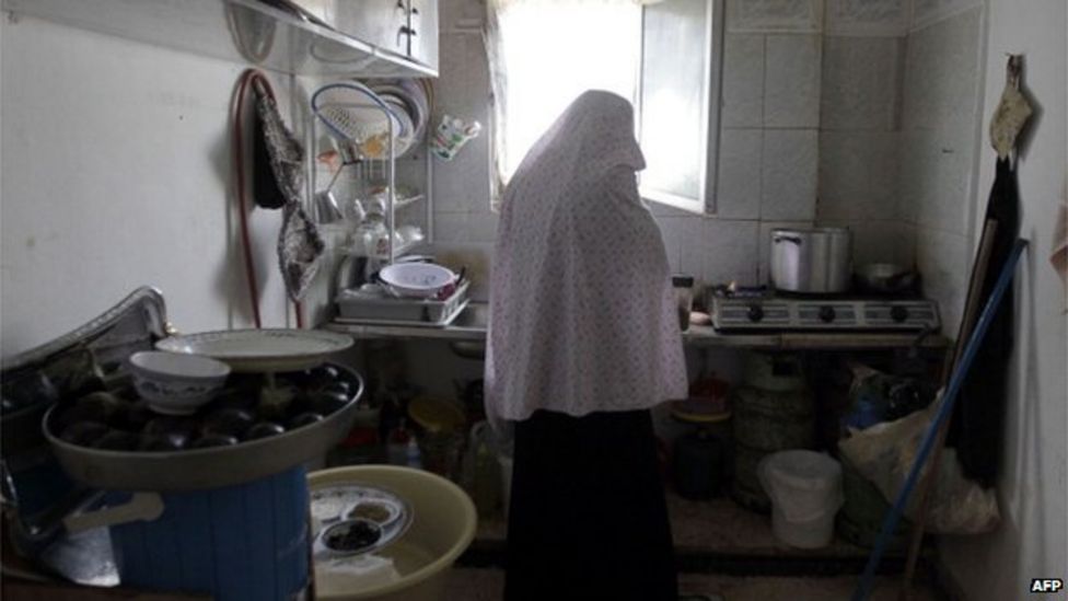 Syria refugees: UN warns of extreme poverty in Jordan - BBC News Syria refugees: UN warns of extreme poverty in Jordan - BBC News