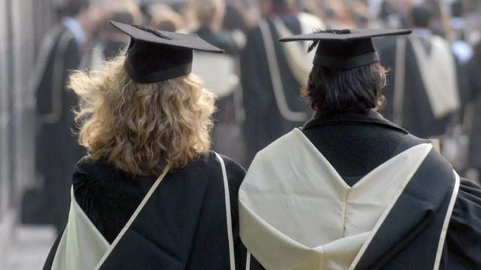 Record numbers graduate with first-class degrees - BBC News