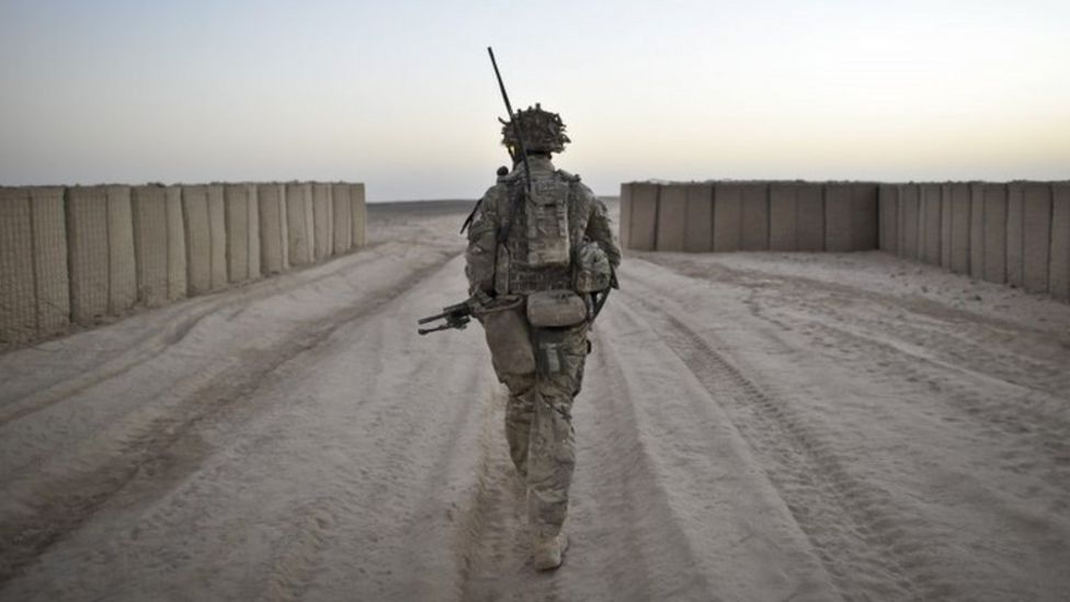 Army campaign targets 'snowflake' millennials - BBC News