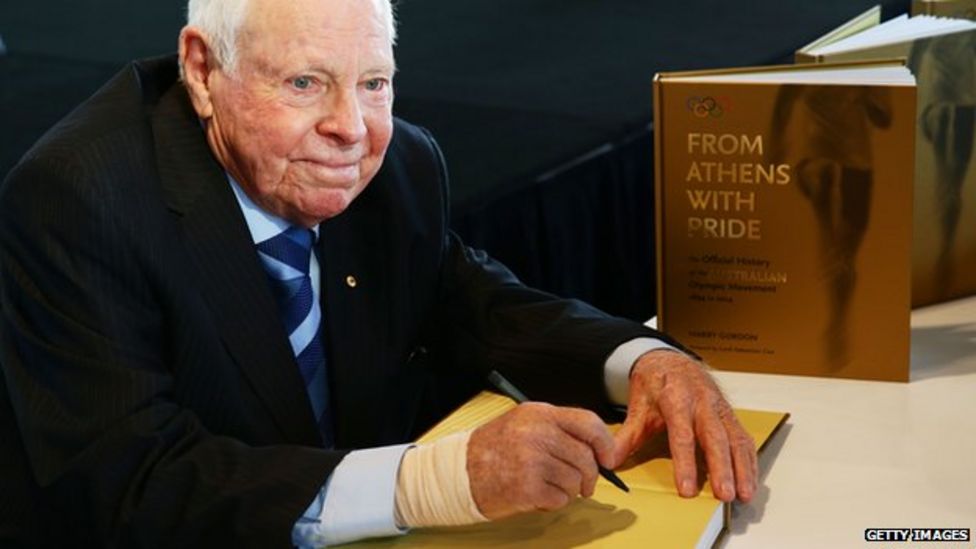 Australian Olympic historian Harry Gordon dies - BBC News
