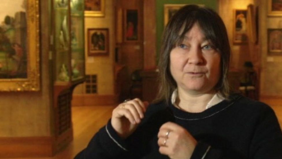 Baileys Prize: Ali Smith wins for How to be Both - BBC News