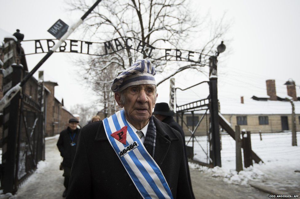 Day in pictures: 27 January 2015 - BBC News