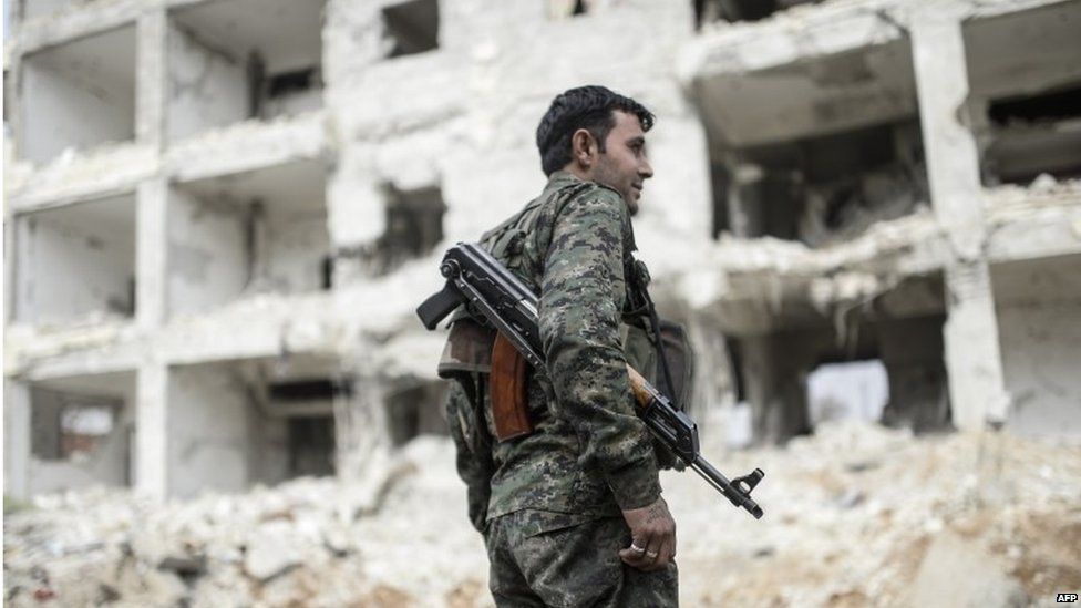 Syria crisis: Pictures of Kobane's destruction - BBC News