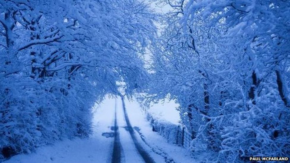Northern Ireland snow: Transport and roads affected - BBC News