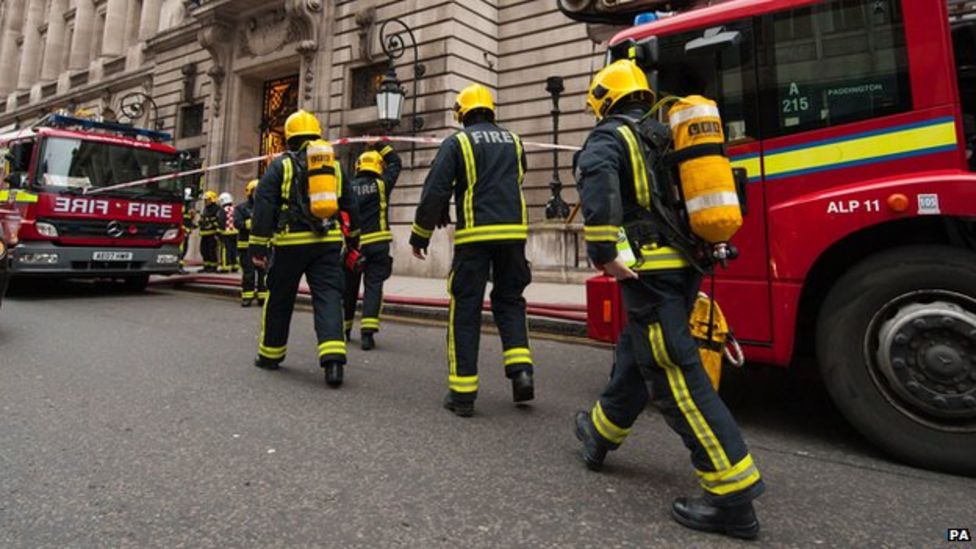 Fire Brigades Union urges safety talks - BBC News