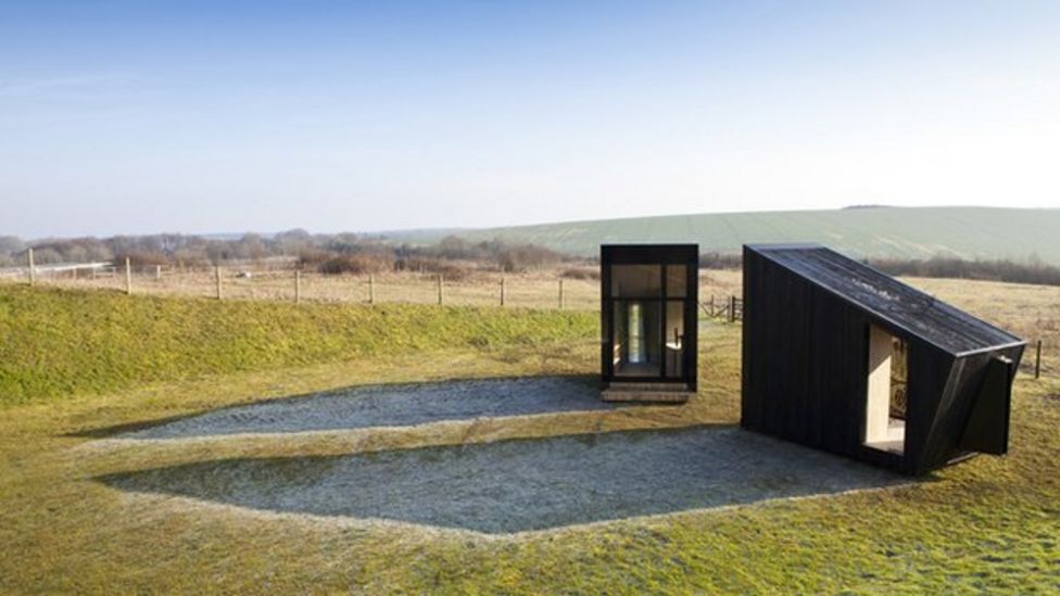 South coast revolving artist studio completes first year - BBC News