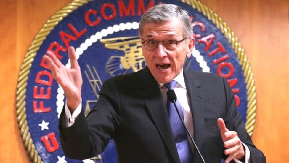 Net neutrality rules passed by US regulator - BBC News