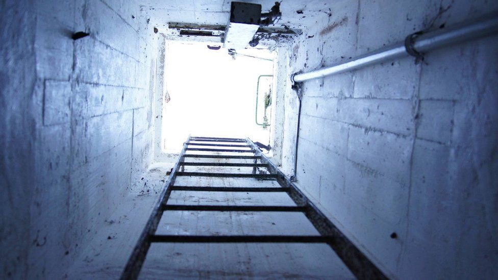 Nuclear bunker on sale in Nottinghamshire - BBC News