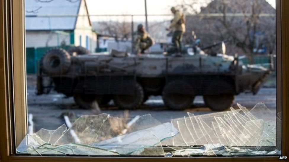 Ukraine crisis: Leaders in new diplomatic push for peace - BBC News