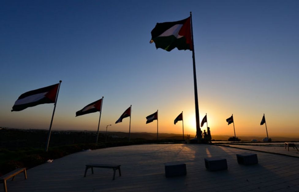 The new Palestinian city that lacks only one thing - BBC News