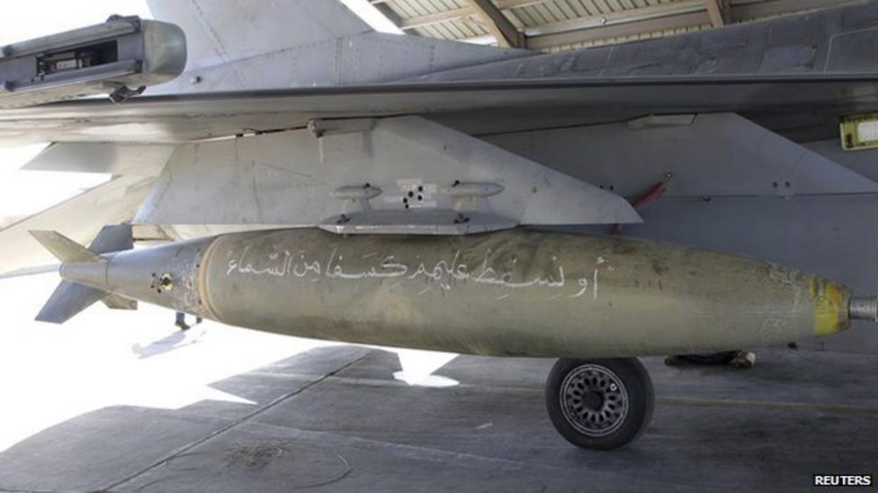 Jordanians write messages on missiles targeted at IS - BBC News