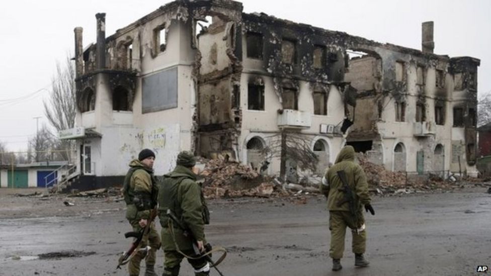 Ukraine crisis: 'Last chance' for peace says Hollande - BBC News