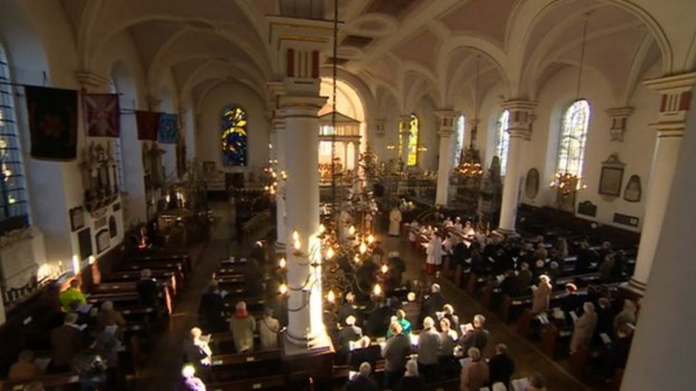 Derby cathedral work uncovers medieval secret - BBC News