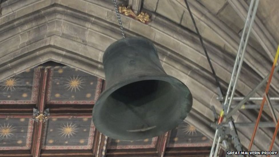 Great Malvern Priory bells removed for restoration project - BBC News