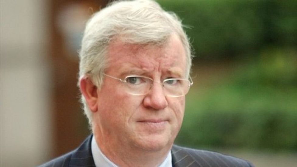 Justice Sweeney defends decision to change Sun retrial judge - BBC News