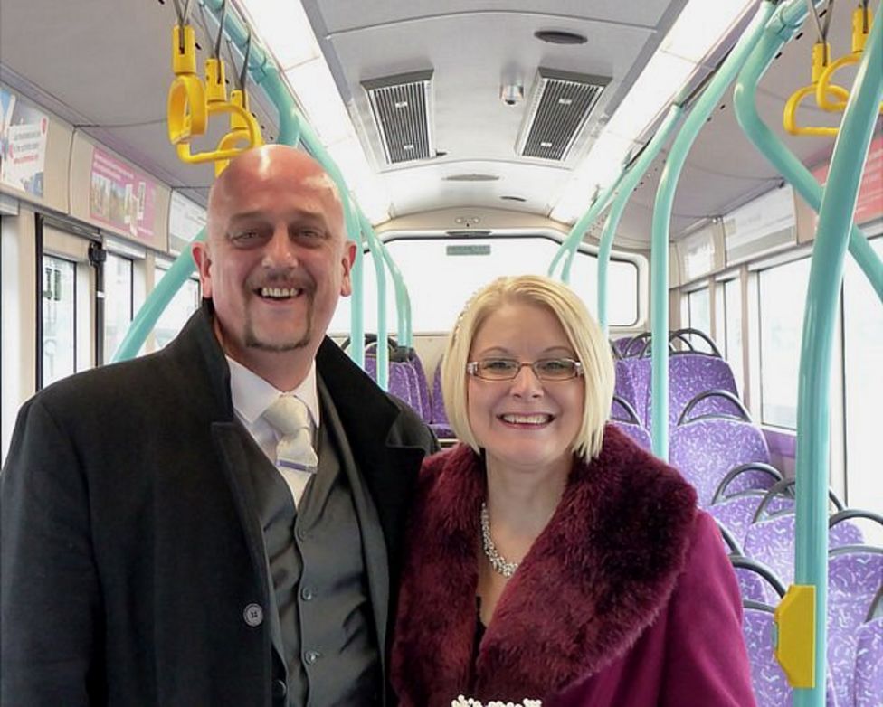 Chelmsford bus driver marries passenger after bus stop proposal - BBC News