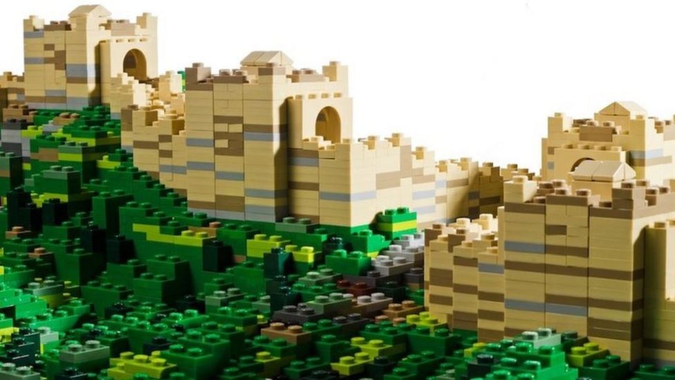 Lego landmarks: Warren Elsmore's Brick City exhibition opens - BBC News