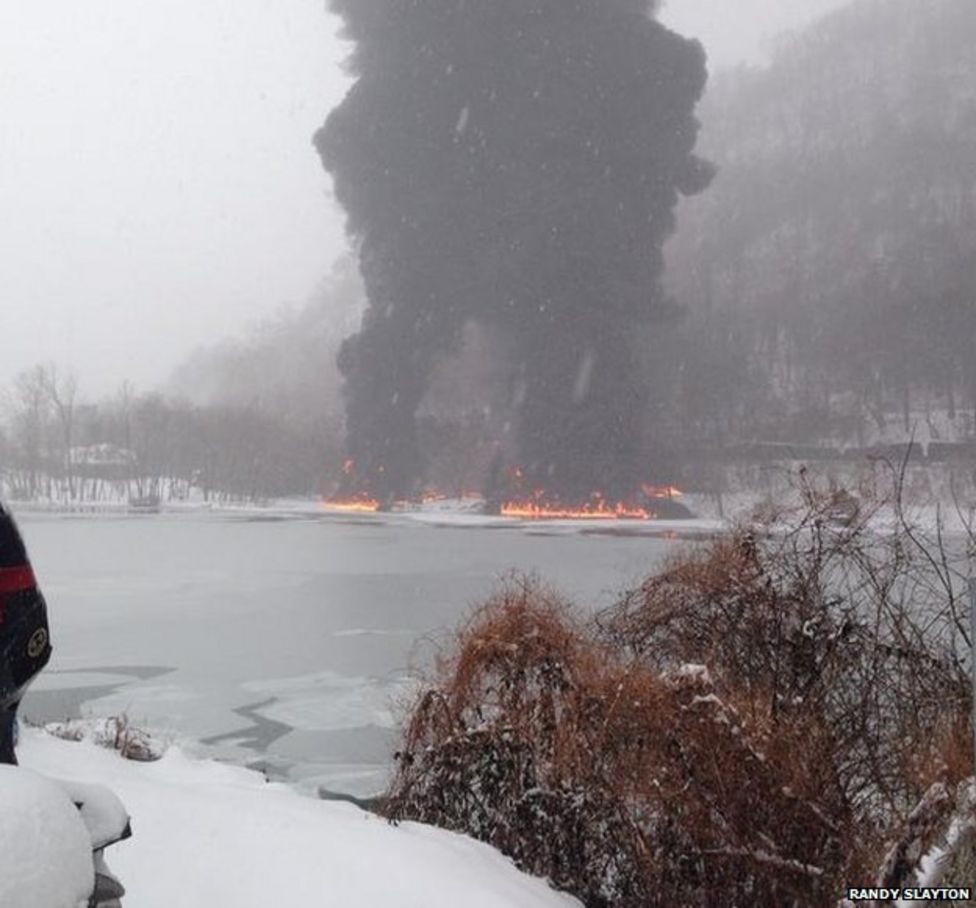 Fiery train crash forces W Virginia towns to evacuate - BBC News