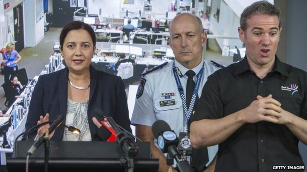 Why a ‘poetic’ sign language interpreter went viral in Australia - BBC News