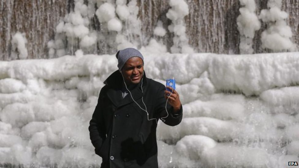 Deadly cold hits US East for second day - BBC News