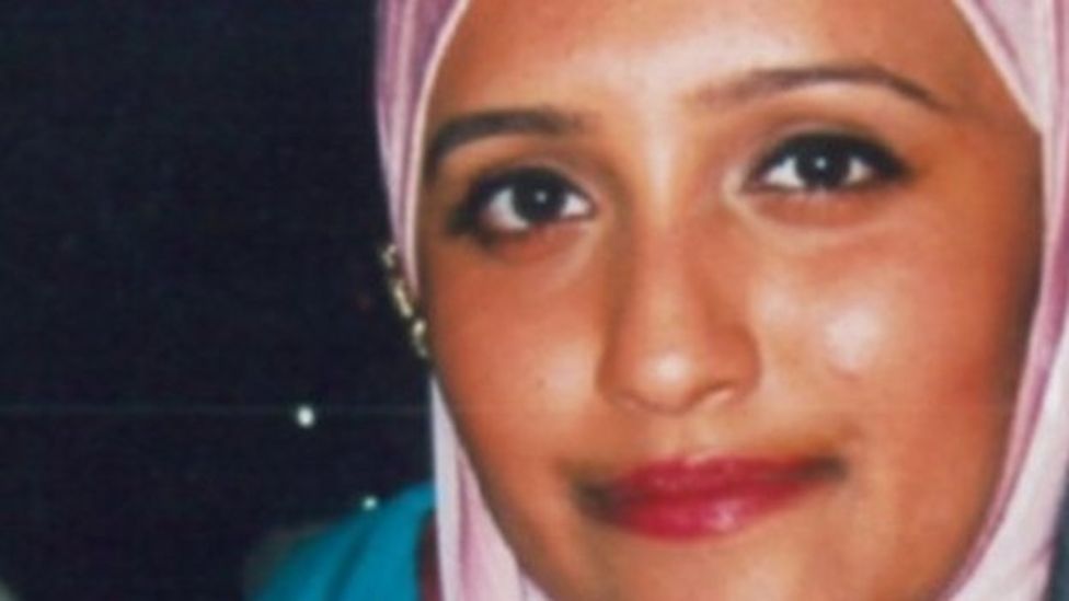 Syria girls: Shamima Begum used older sister's passport - BBC News